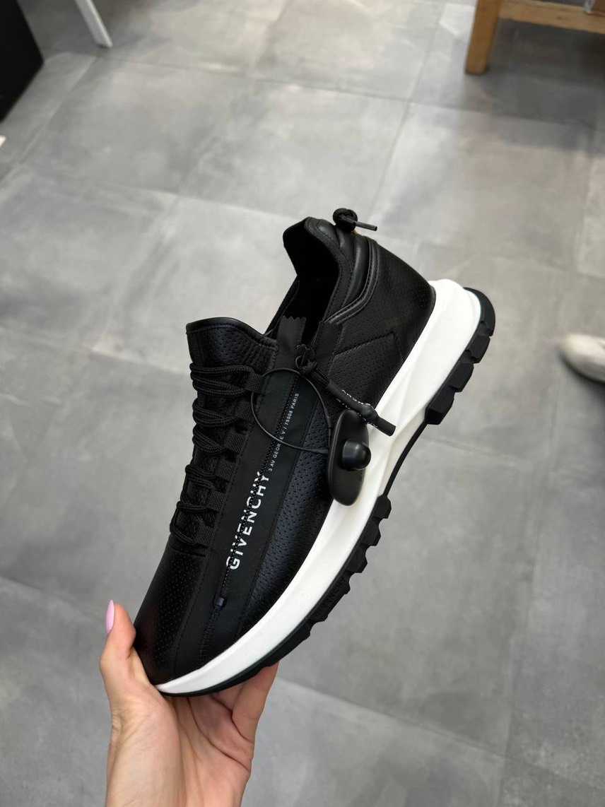 Sneakers by GIVENCHY - Exclusive at DropsLook Sneakers by GIVENCHY - Exclusive at DropsLook